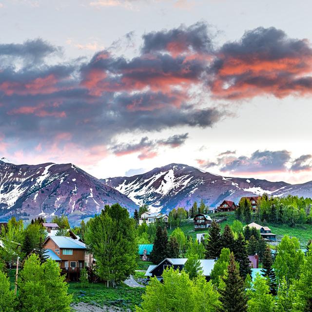 Top 7 Destinations for Skiing Down Alpine Slopes in North America ...